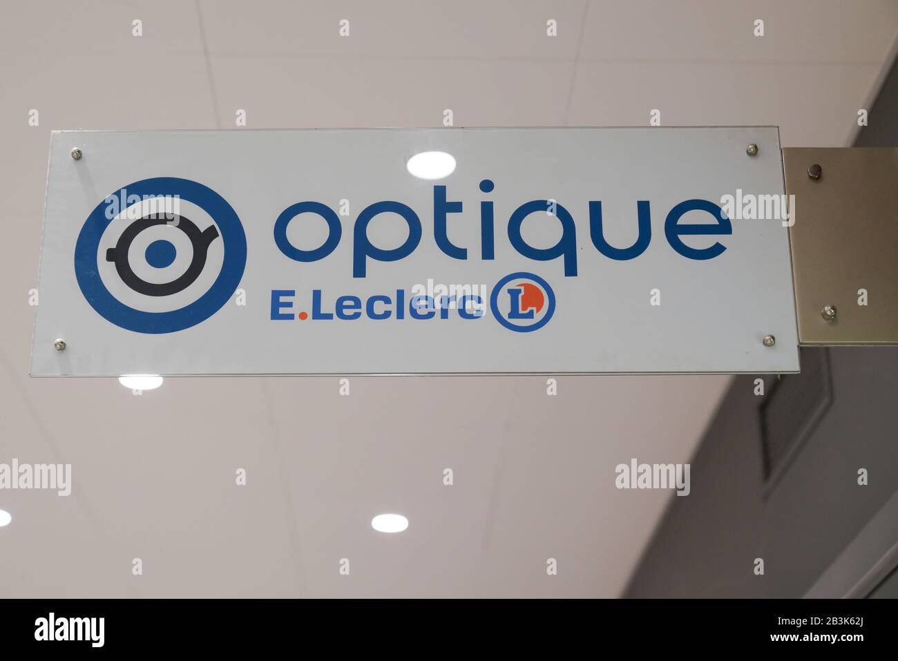Bordeaux , Aquitaine / France - 01 15 2020 : e.leclerc shop sign store ...