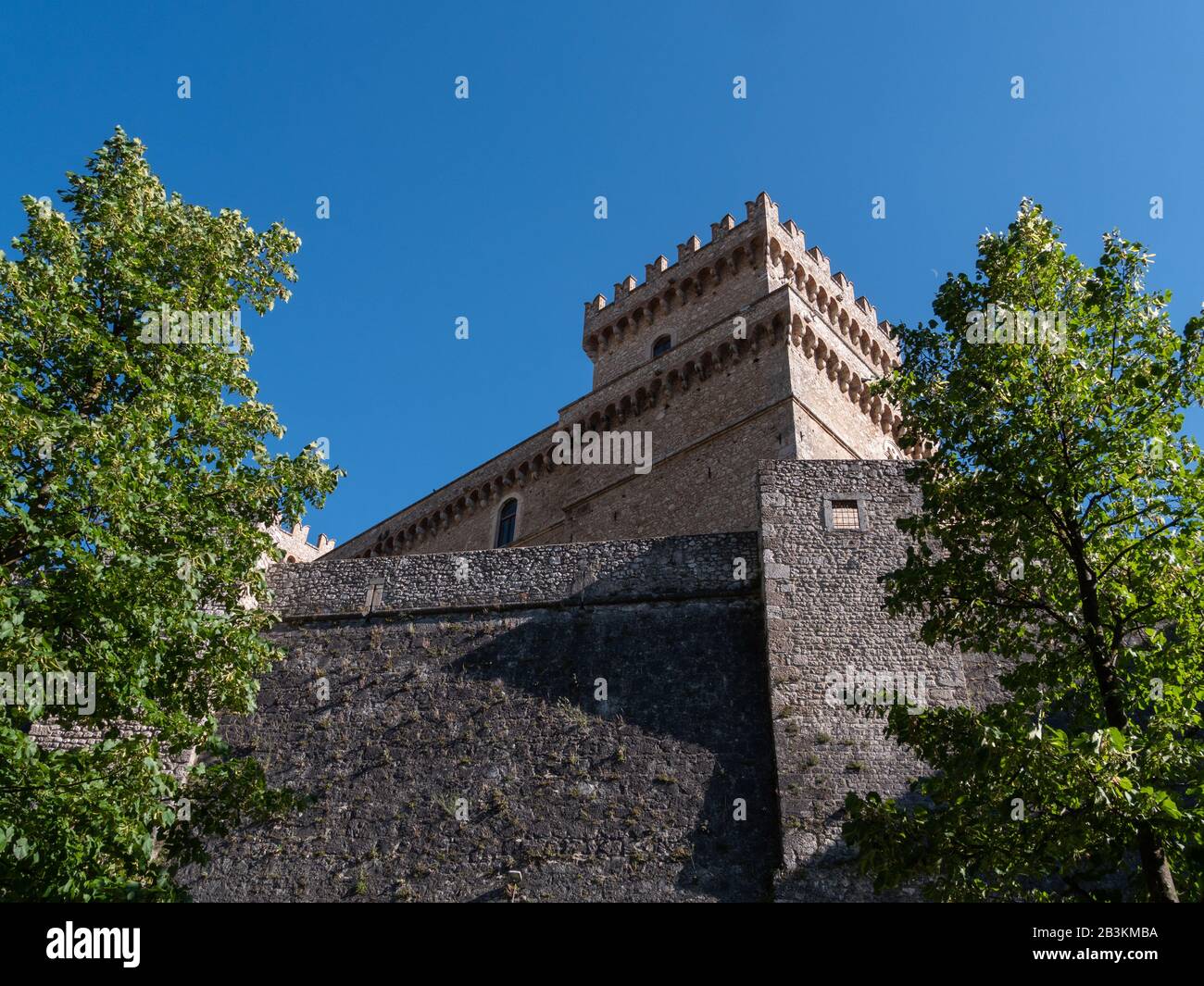 Italy, Abruzzo, Celano, palace, Piccolomini castle, fortress Stock ...