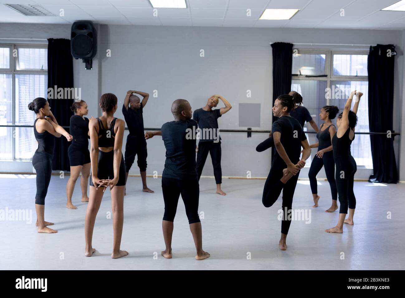 Dancer studio group hi-res stock photography and images - Alamy