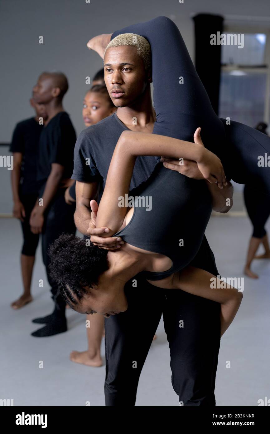 Two dancers two dancers hi-res stock photography and images - Alamy