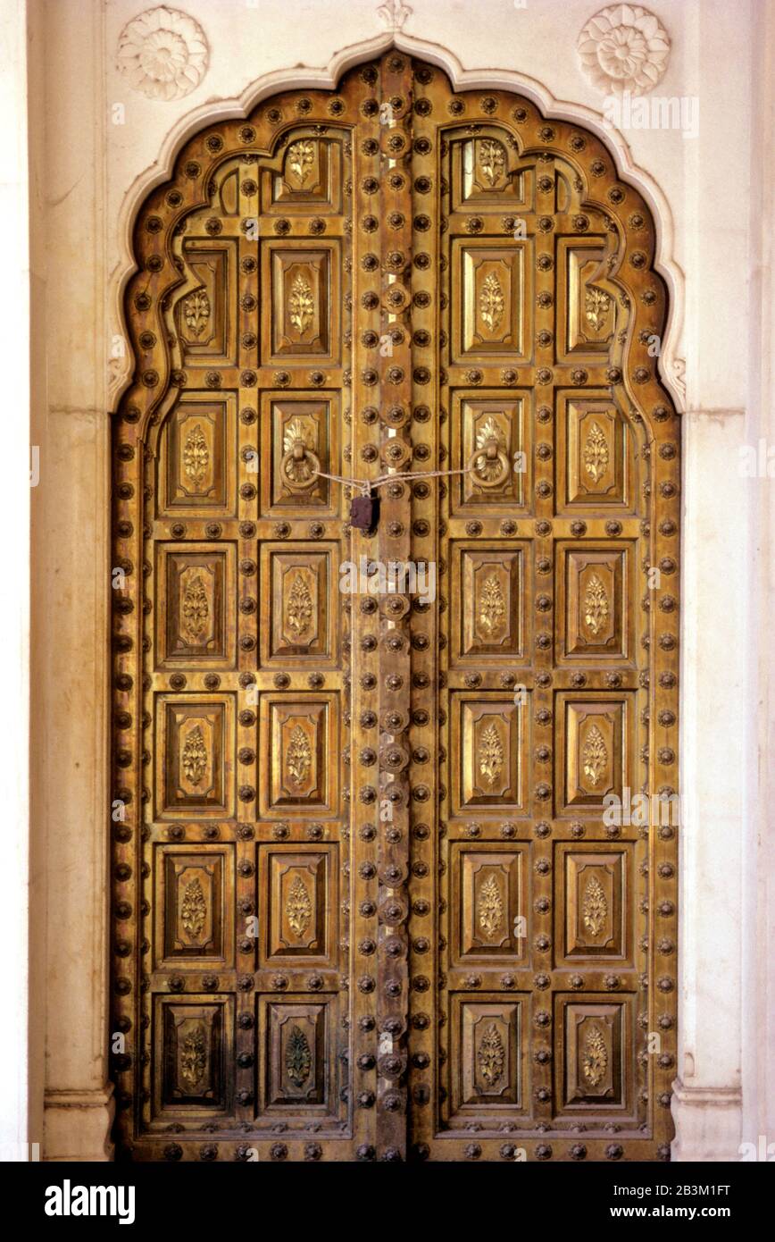 Old door, city palace, jaipur, rajasthan, India, Asia Stock Photo - Alamy