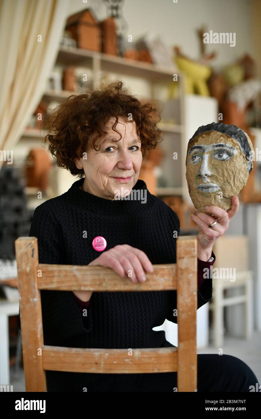 Artist edith kramer hi-res stock photography and images - Alamy