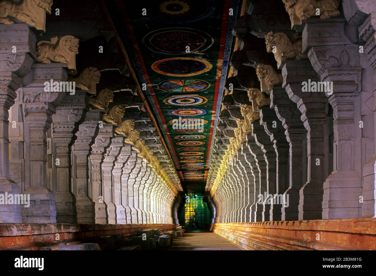 Corridor of Ramalingeswara Temple, Rameshwar, Tamil Nadu, India, Asia ...