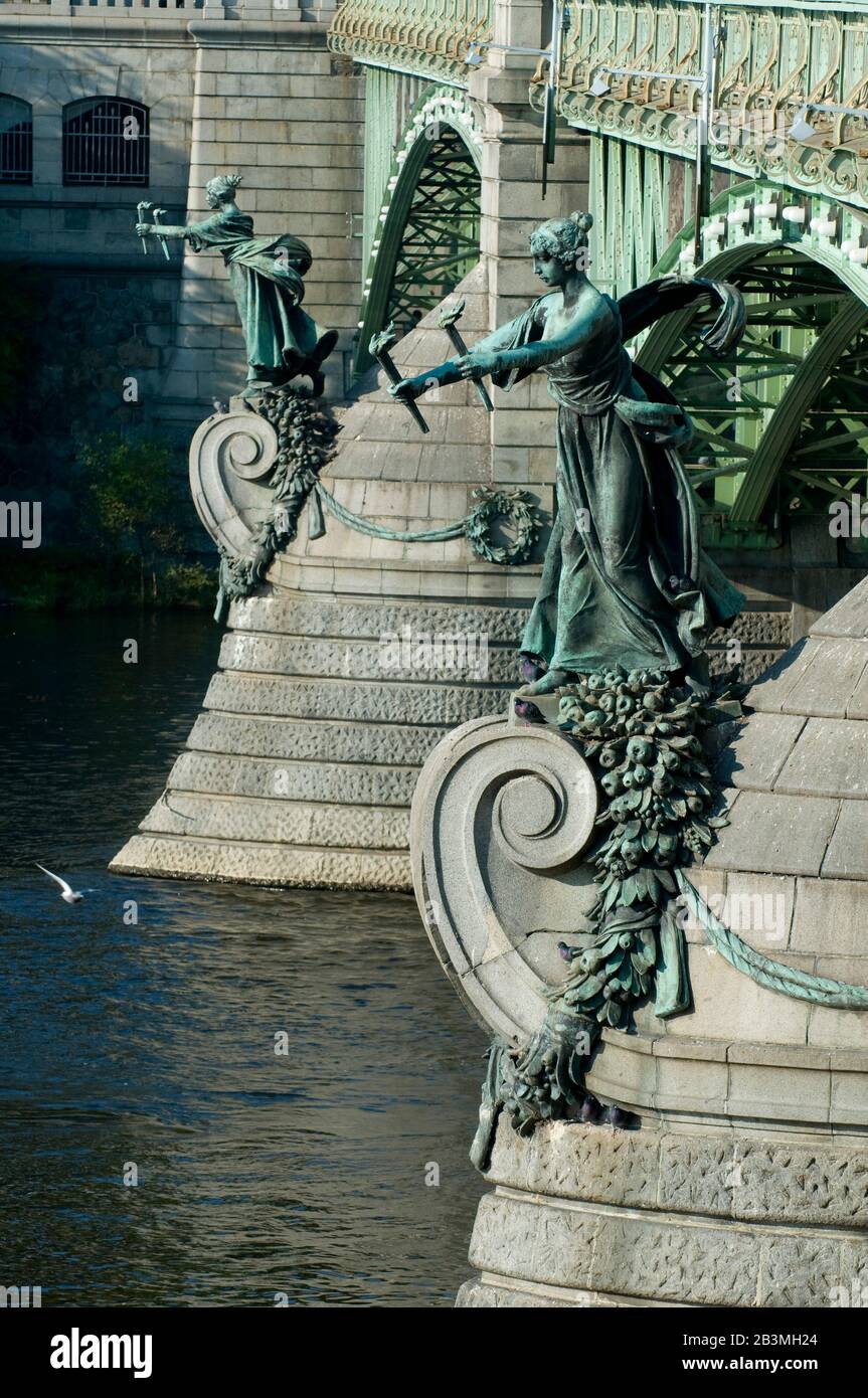 Chehuv bridge hi-res stock photography and images - Alamy