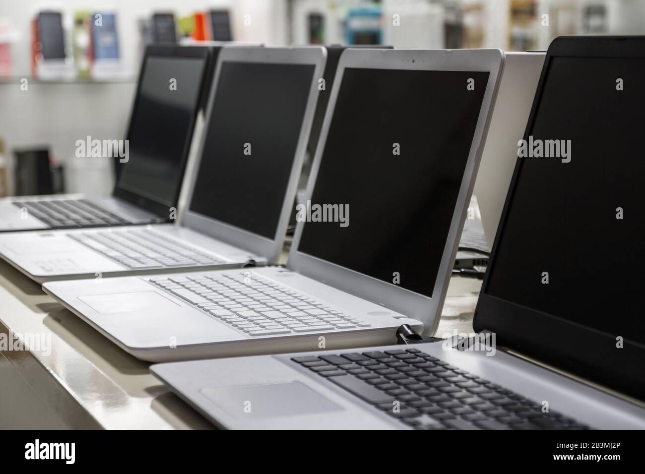 Laptops shop hi-res stock photography and images - Alamy