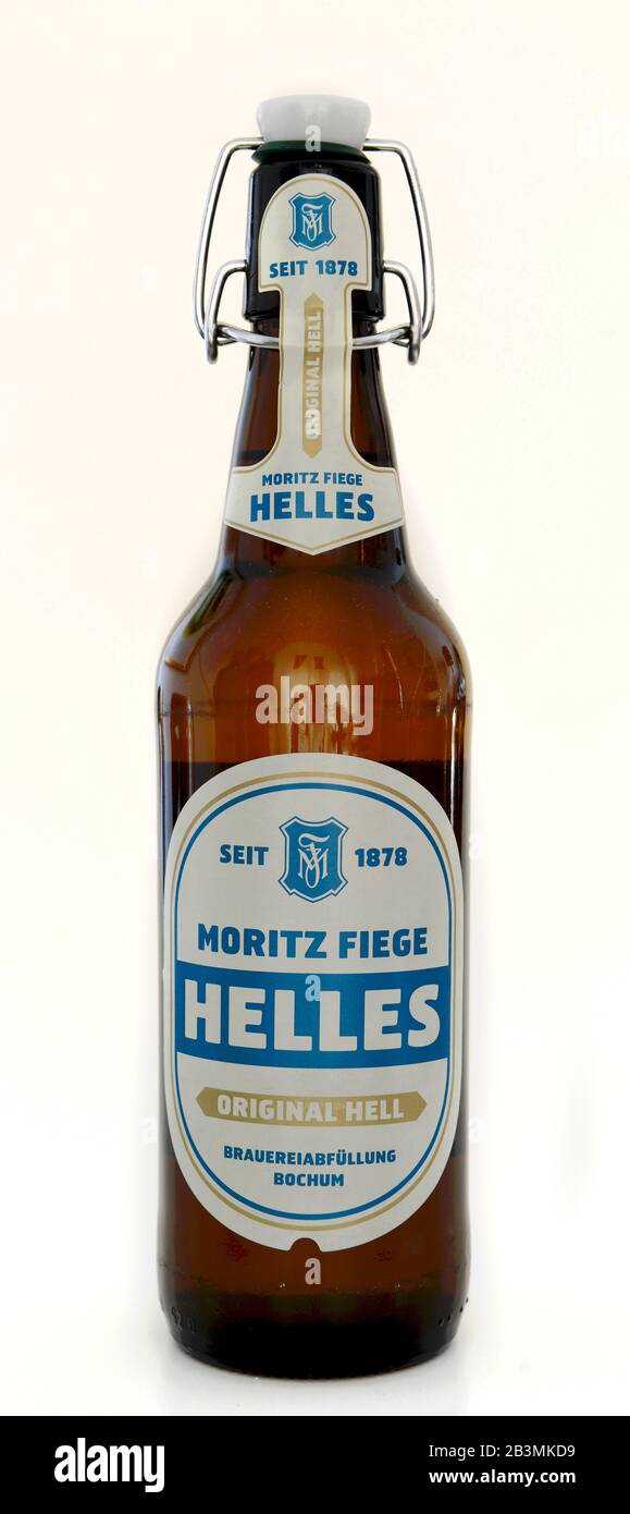 Flasche Moritz Fiege helles Bier Stock Photo - Alamy