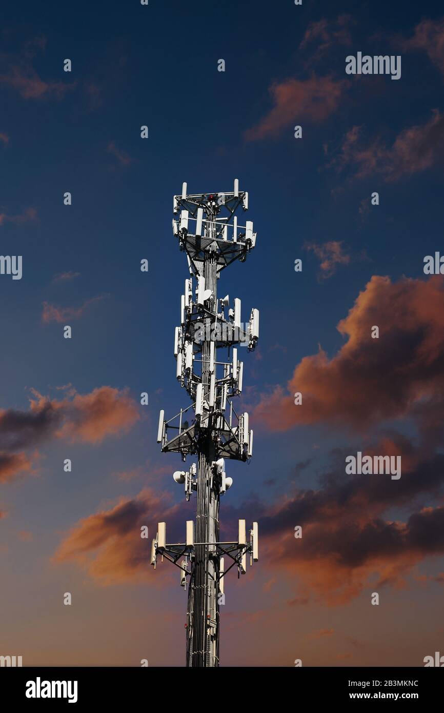 Cell phone tower hi-res stock photography and images - Alamy