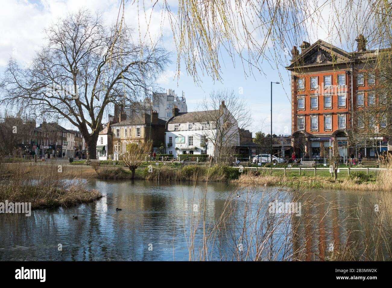 Barnes pond hi-res stock photography and images - Alamy