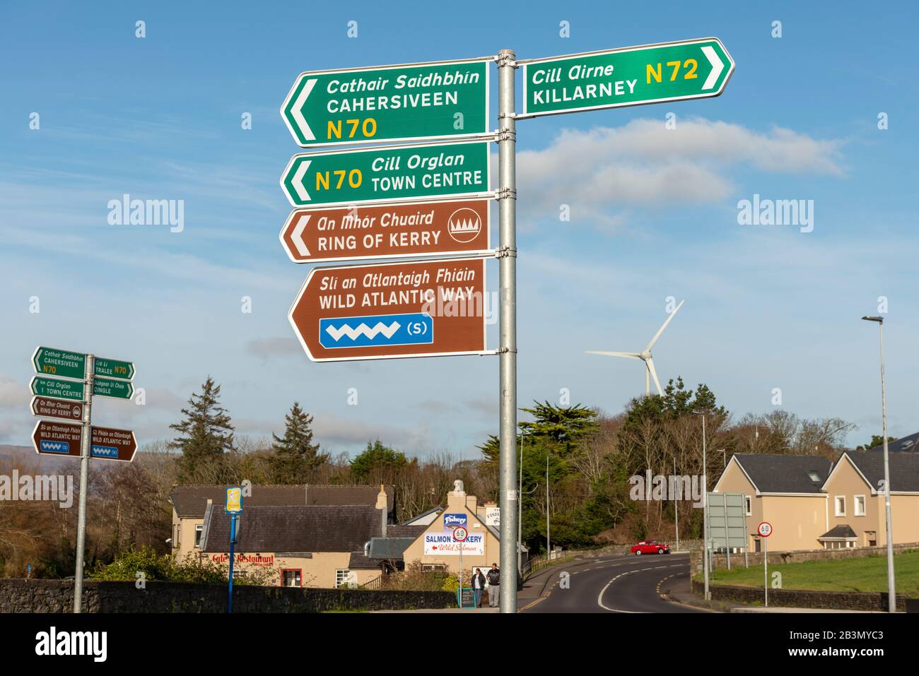 Irish road signs hi-res stock photography and images - Alamy