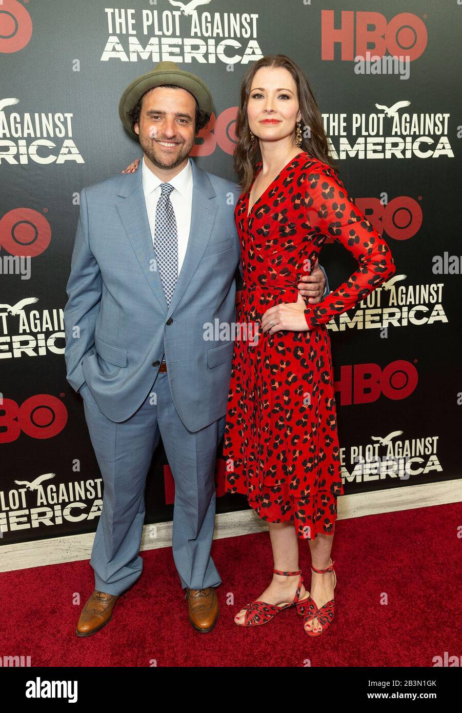 David krumholtz and vanessa britting hi-res stock photography and ...