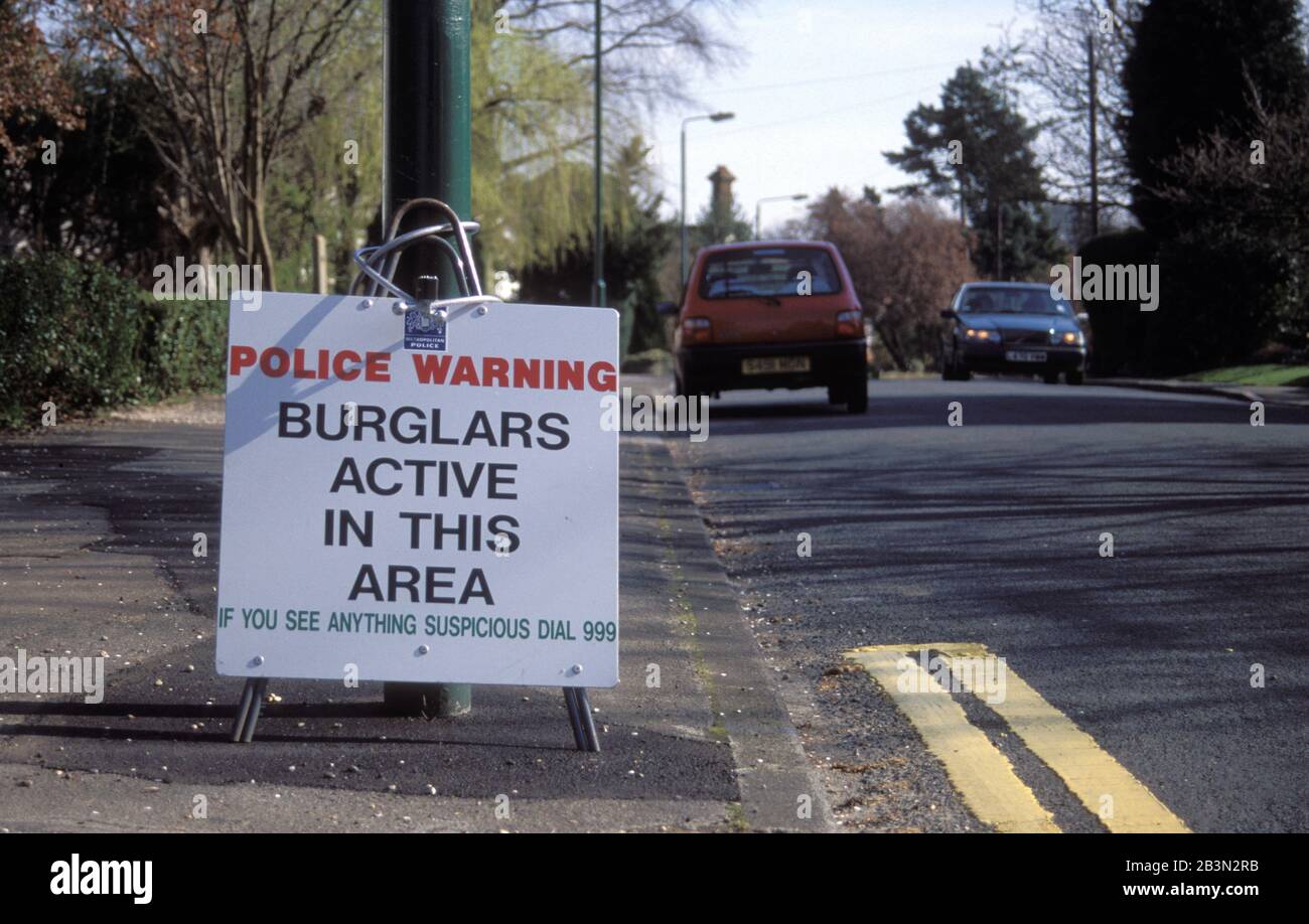Police warning burglars active in this area sign; UK Stock Photo - Alamy