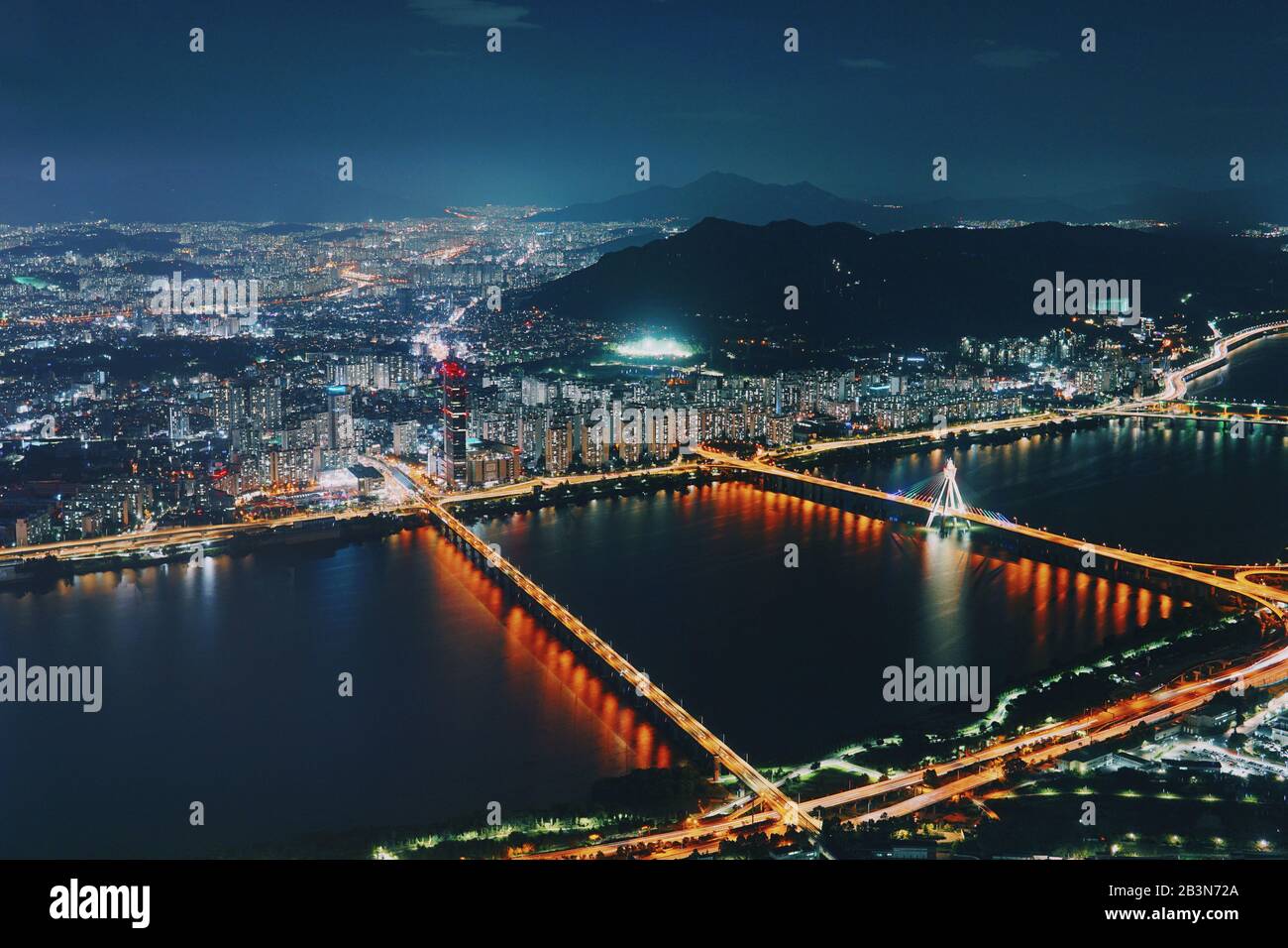 Sky deck lotte world tower hi-res stock photography and images - Alamy