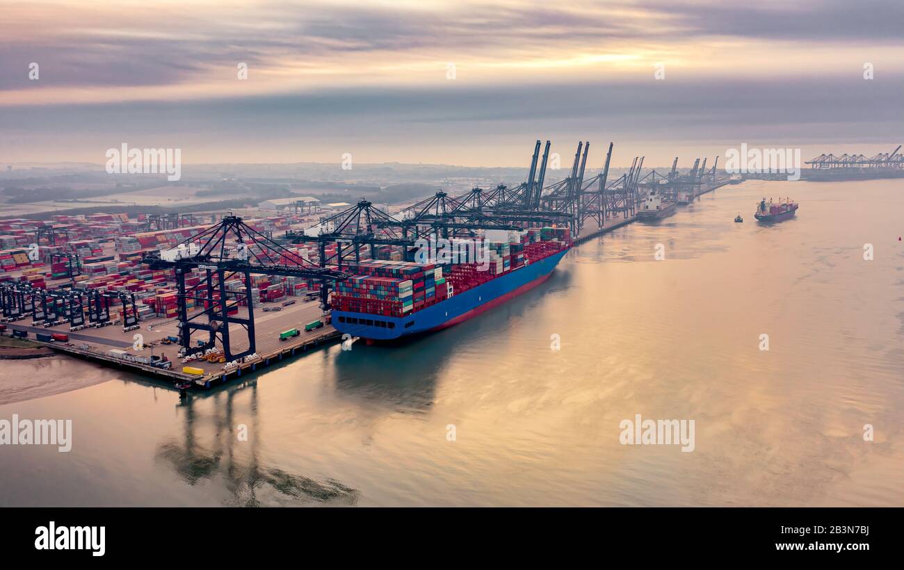 Container ship port felixstowe hi-res stock photography and images - Alamy