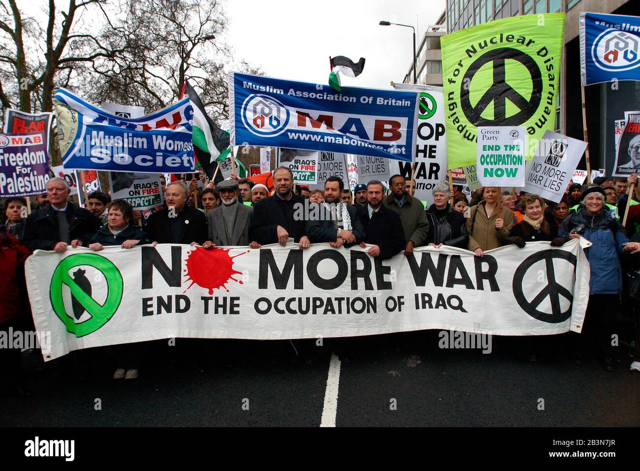 Stop war trafalgar square 2004 hi-res stock photography and images - Alamy