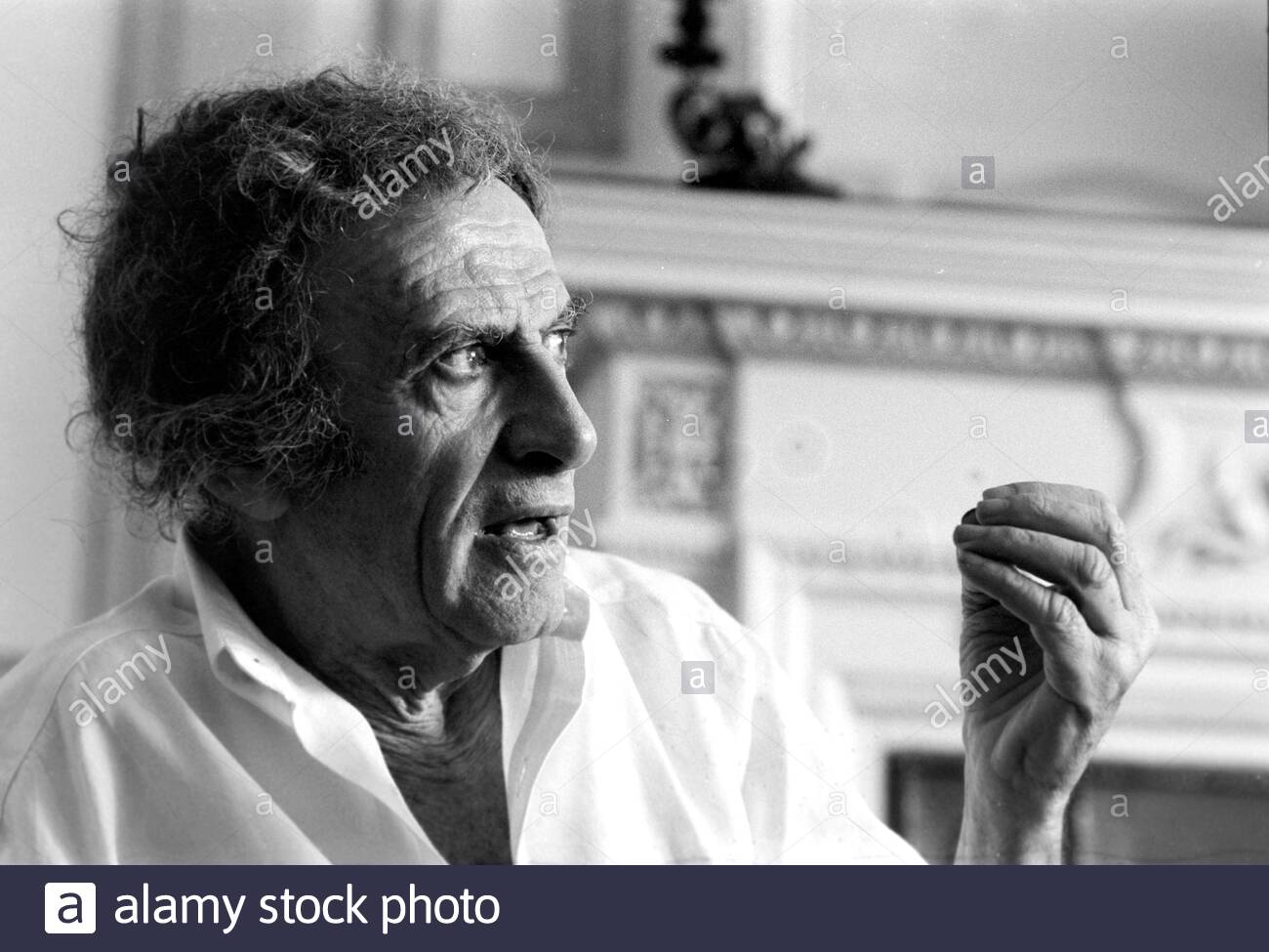 Mime Actor High Resolution Stock Photography and Images - Alamy