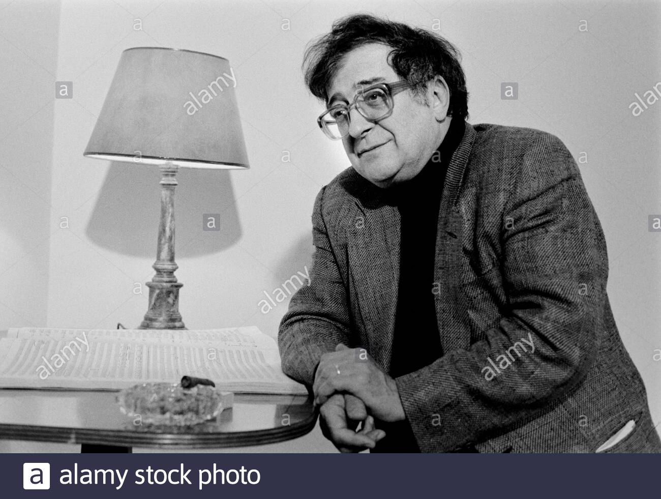 Electronic_music High Resolution Stock Photography and Images - Alamy