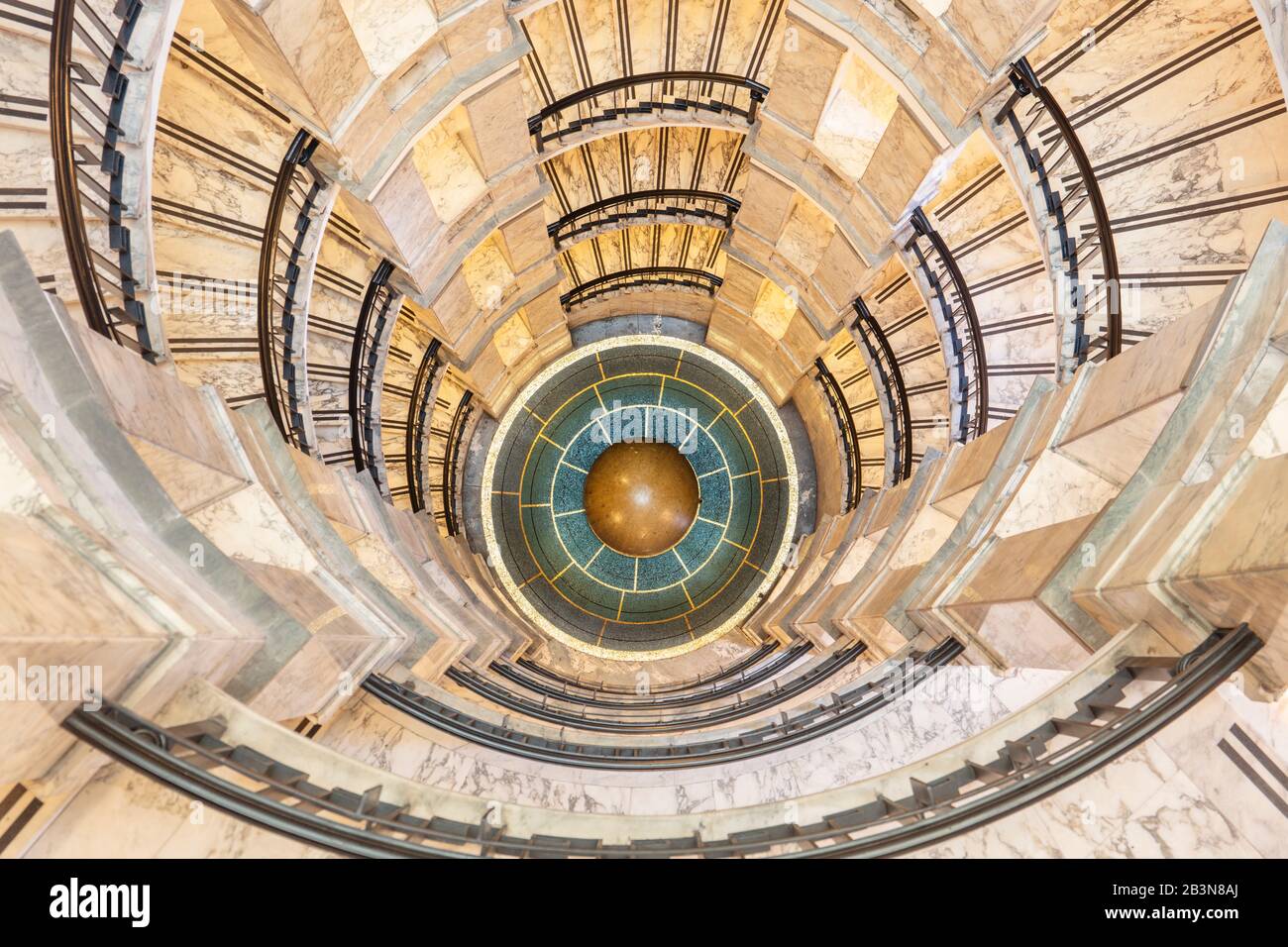 The staircase, Palazzo Mezzanotte, Piazza degli Affari, Milan, Lombardy ...