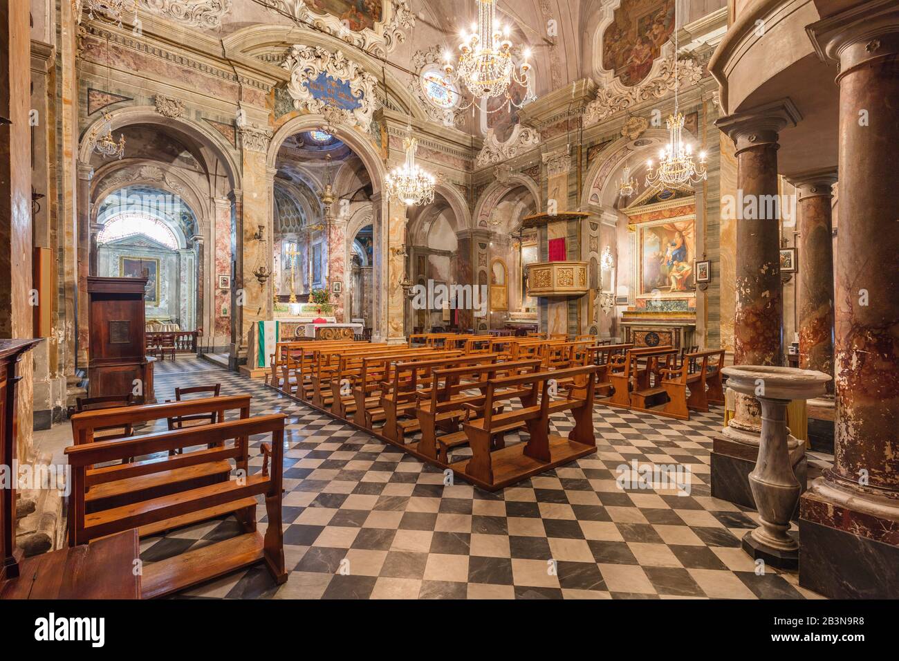 Collegiate church and light pillar hi-res stock photography and images ...