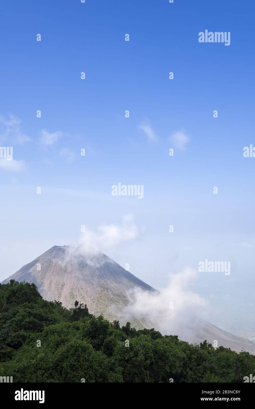 The summit of Cerro Verde in Cerro Verde National Park, El Salvador ...