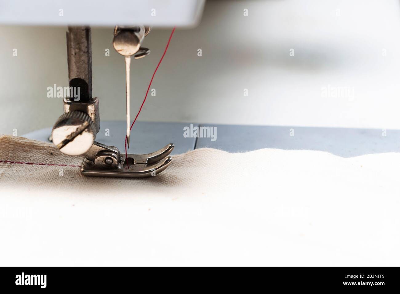 Shuttle needle hi-res stock photography and images - Alamy