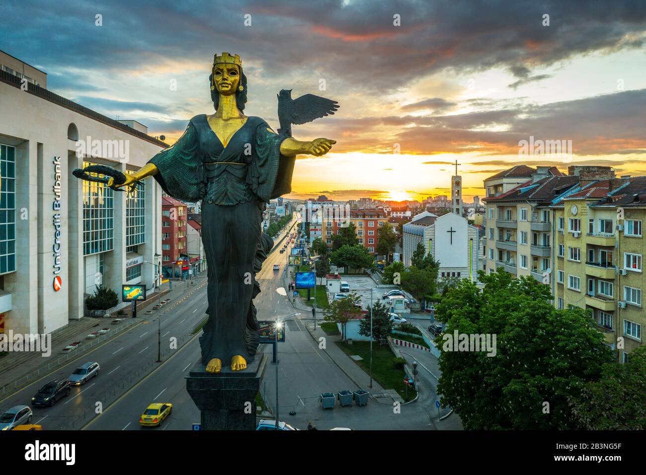 Statue architecture transportation tree hi-res stock photography and images - Alamy
