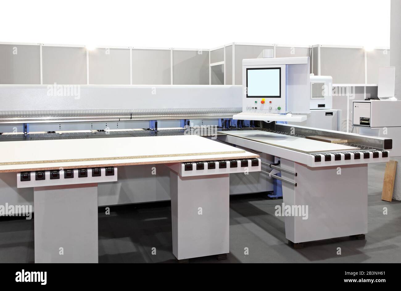 Wood cuting hi-res stock photography and images - Alamy