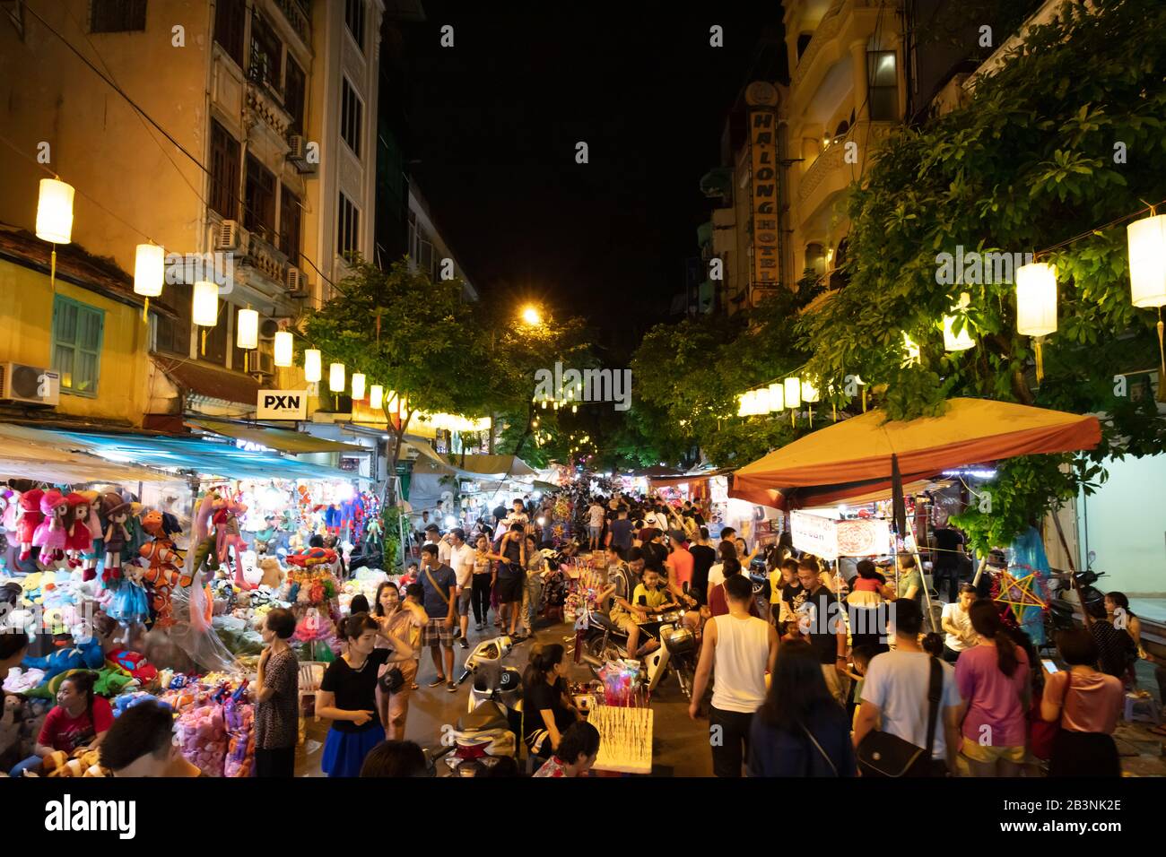 Hanoi Street Food Night Market Vietnam Stock Photo - Alamy