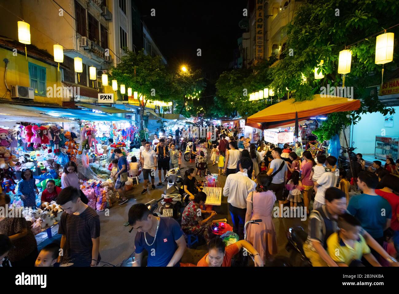 Hanoi Street Food Night Market Vietnam Stock Photo - Alamy