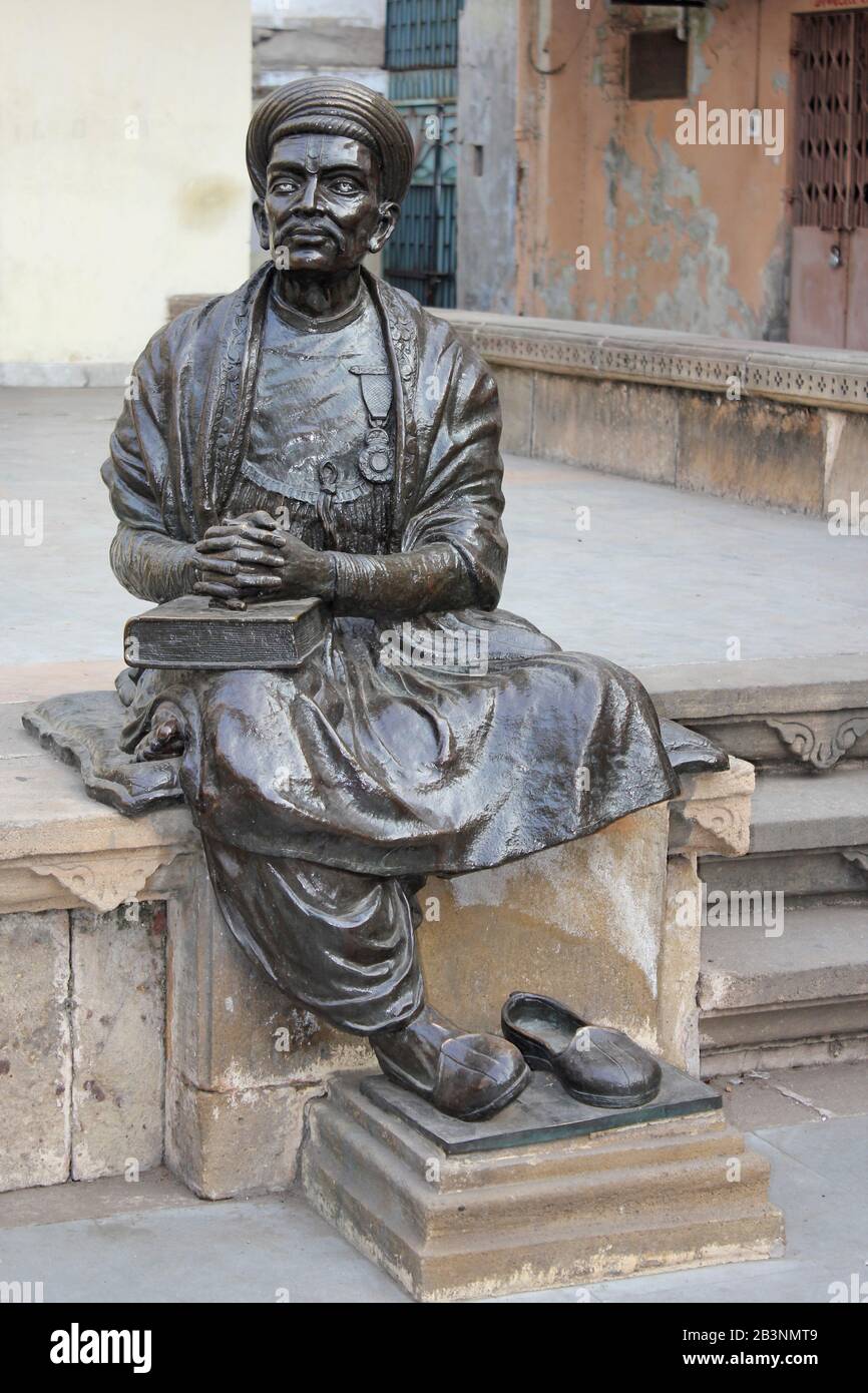 Indian male poets hi-res stock photography and images - Alamy