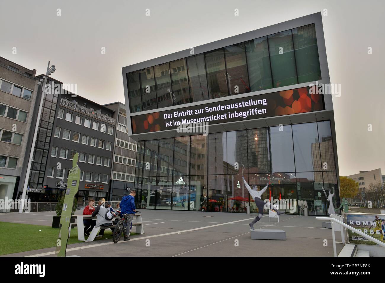 Deutsches Fussballmuseum, Platz der Deutschen Einheit, Dortmund ...