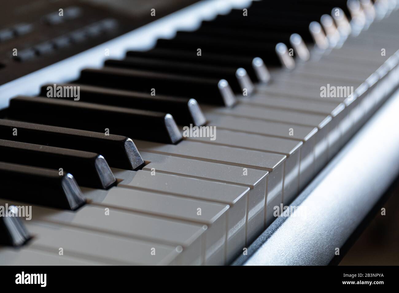 piano or organ keyboard showing white and black notes Stock Photo - Alamy