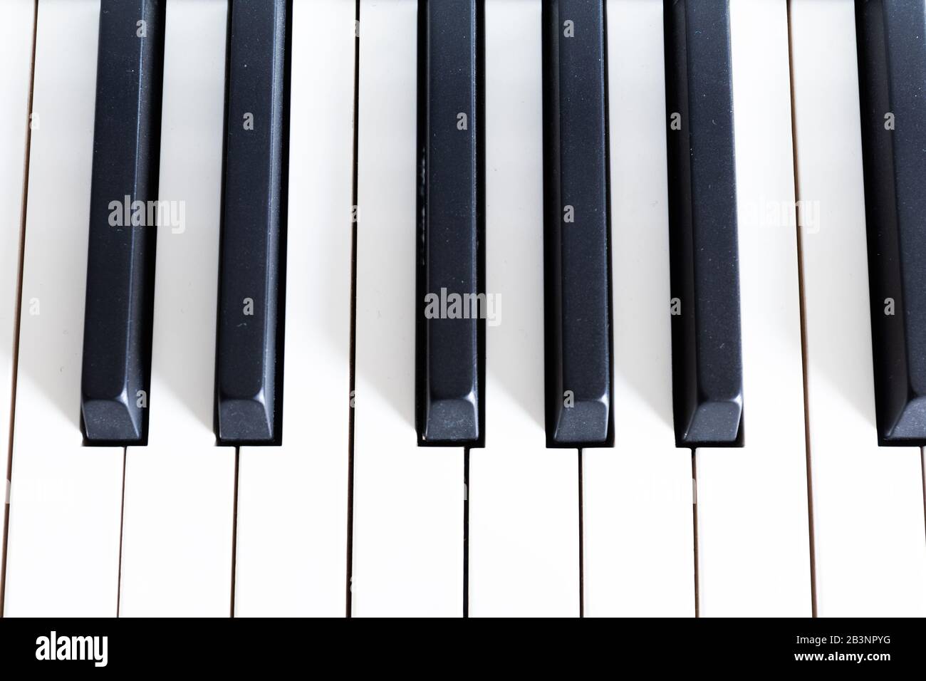 piano or organ keyboard showing white and black notes Stock Photo - Alamy