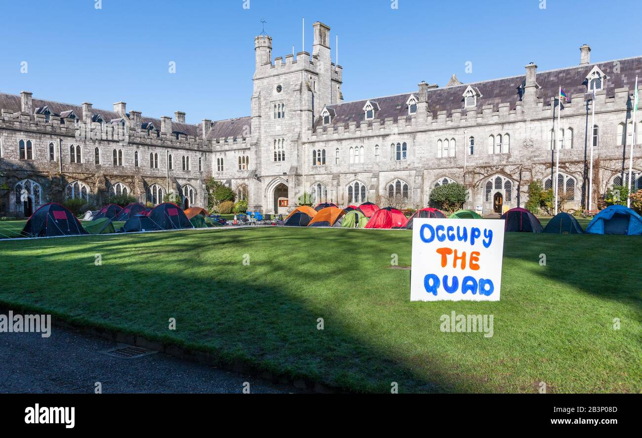 Ucc campus accommodation hi-res stock photography and images - Alamy