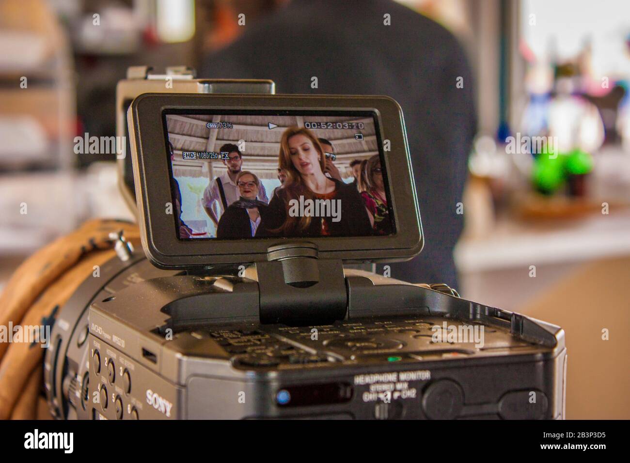 Camera lens focus lines hi-res stock photography and images - Alamy