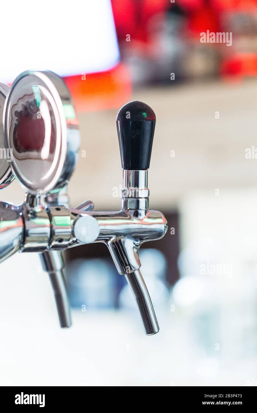 Beer pump detail hi-res stock photography and images - Alamy