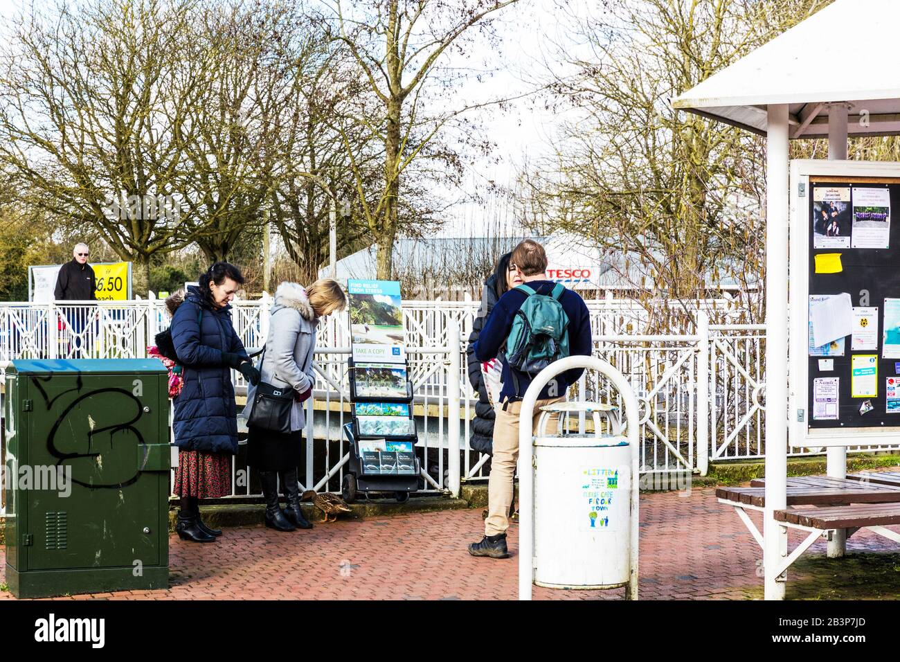 Jehovah's Witnesses handing out leaflets, Jehovah's Witnesses, Jehovah ...