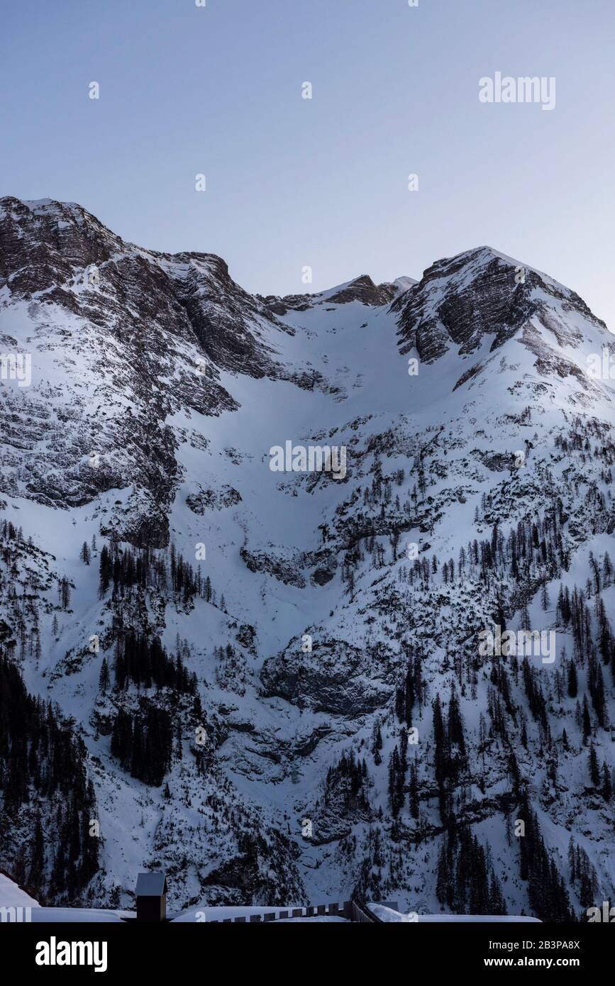 Ice flank hi-res stock photography and images - Alamy