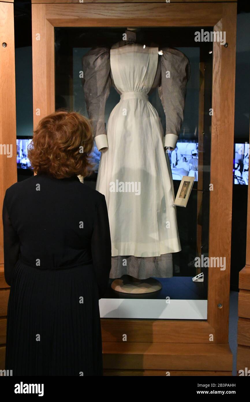 London, UK. 05th Mar, 2020. Uniform worn by Nightingale nurses 1896, at ...