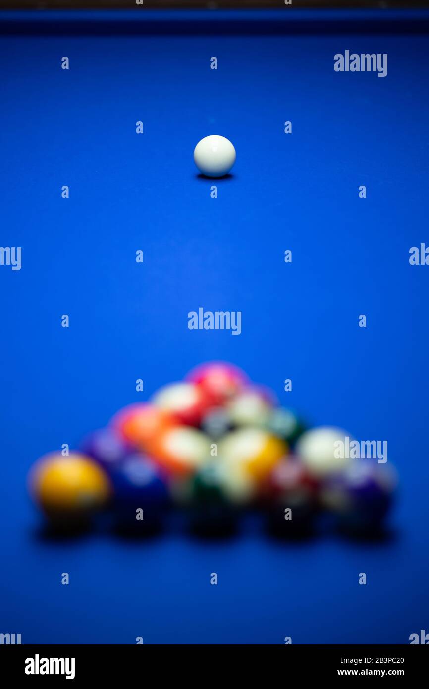 Pool table ball set up hi-res stock photography and images - Alamy