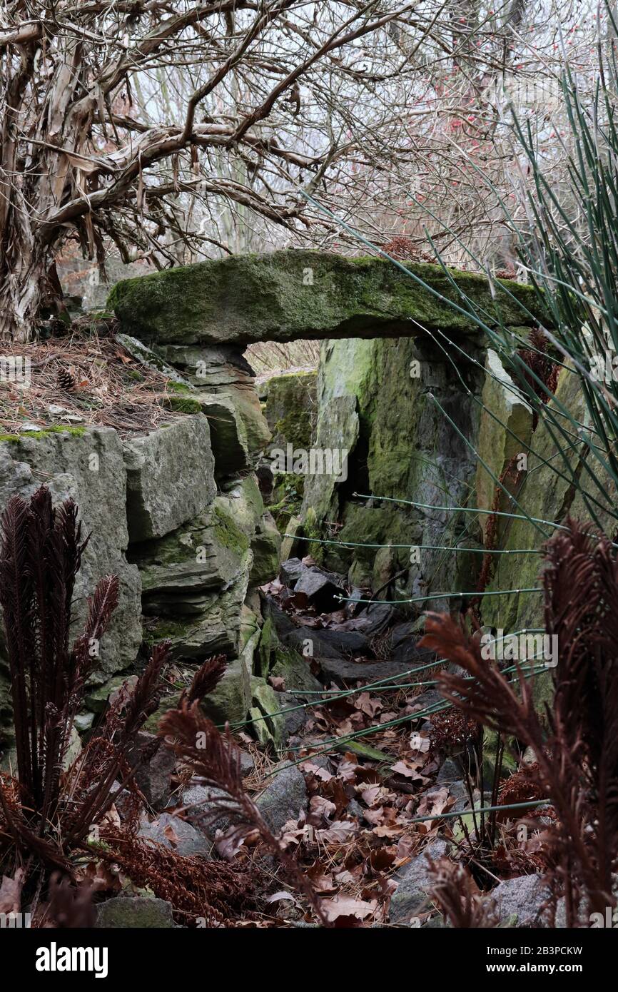 Bridge structure made from stones Stock Photo - Alamy