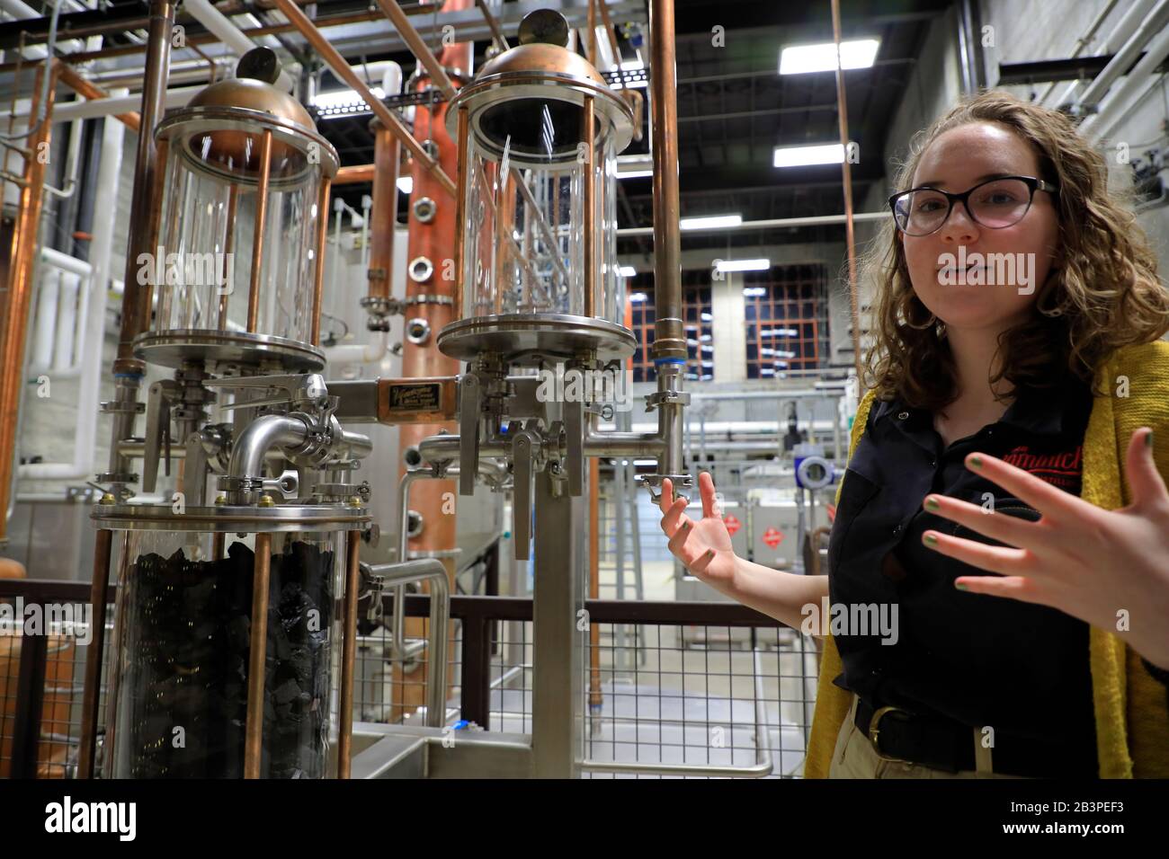 Whiskey distilling woman hi-res stock photography and images - Alamy