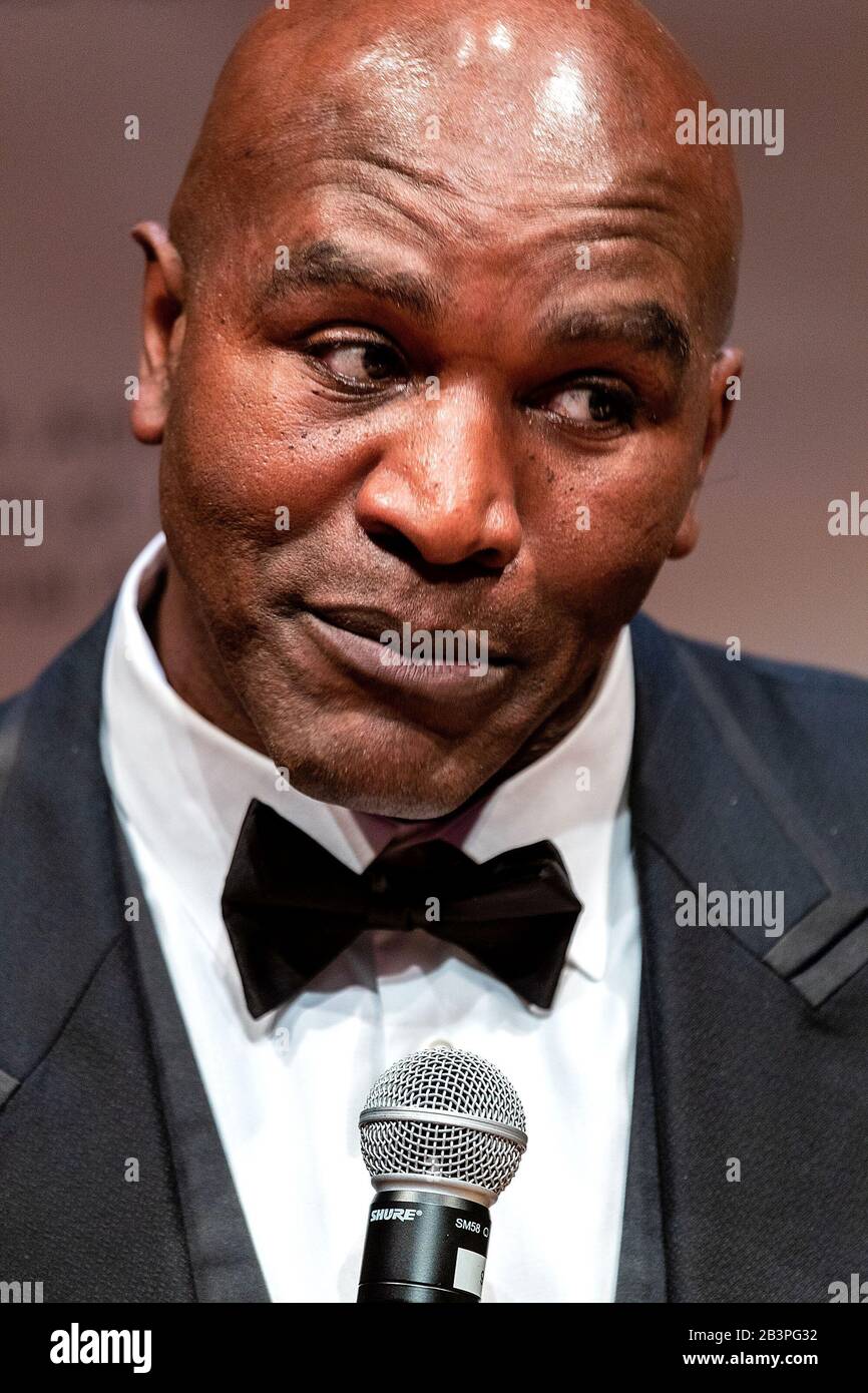 Mark Holifield's Instagram, Twitter & Facebook on IDCrawl