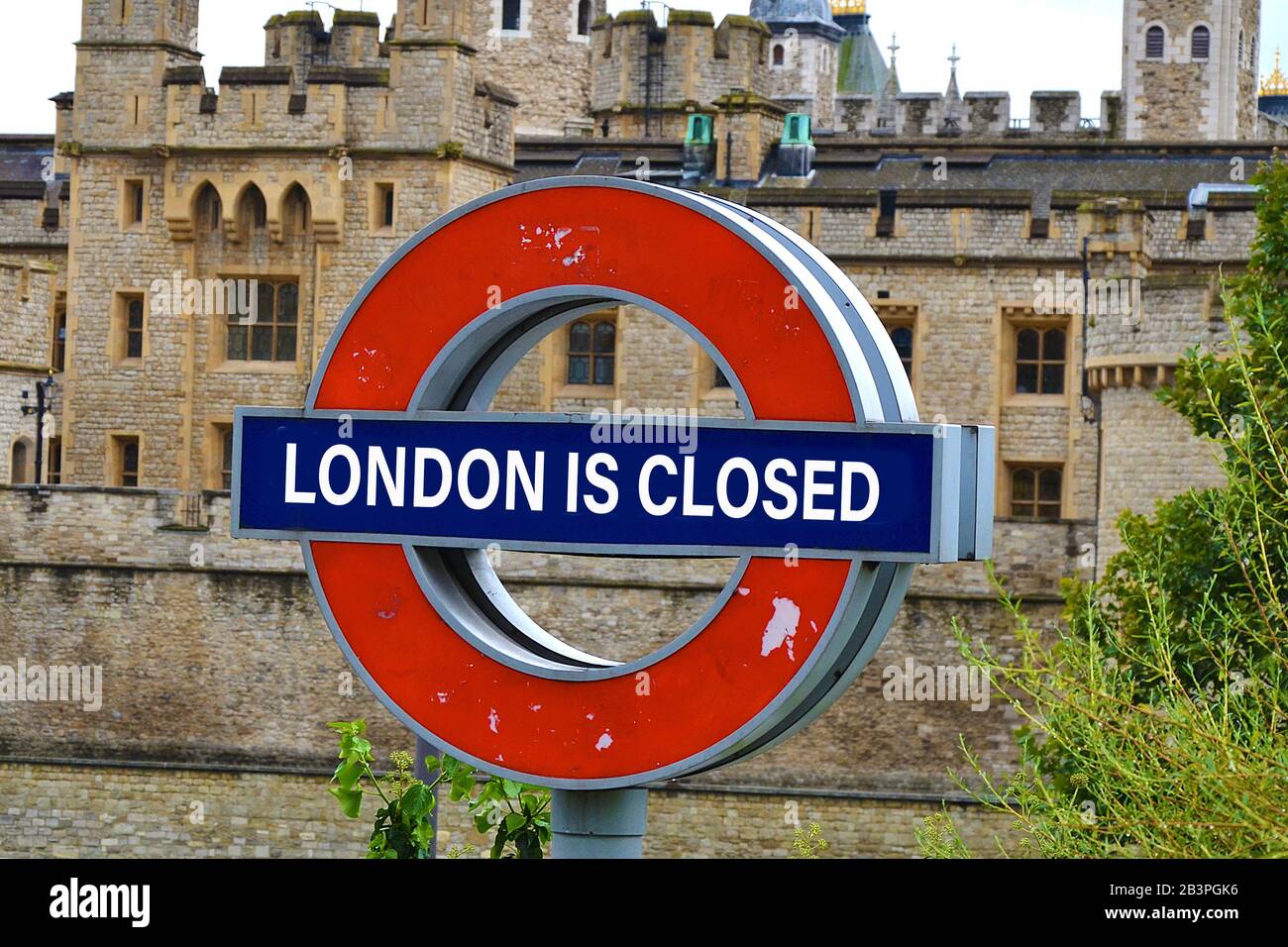 Closed public transport hi-res stock photography and images - Alamy