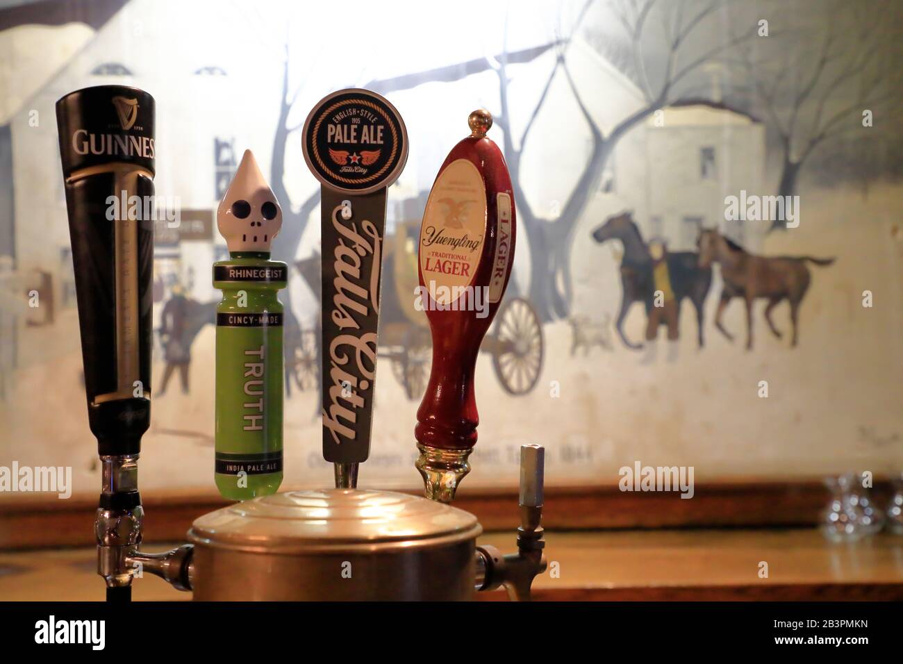 The old talbott tavern hi-res stock photography and images - Alamy