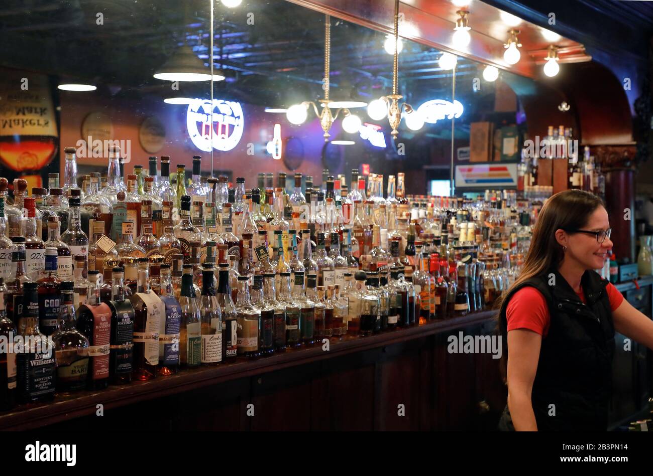 The old talbott tavern hi-res stock photography and images - Alamy