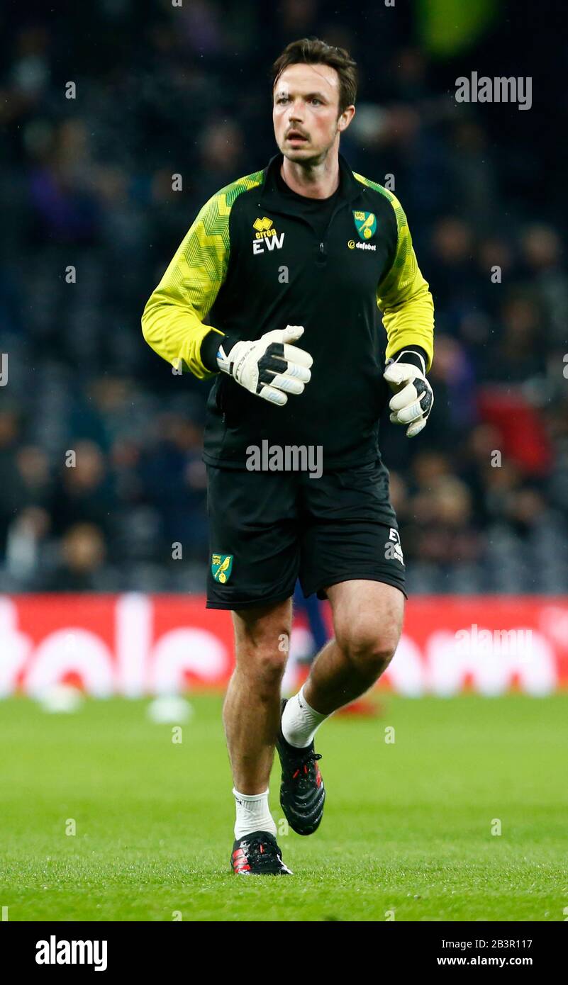 Goalkeeping coach ed wootten hi-res stock photography and images - Alamy