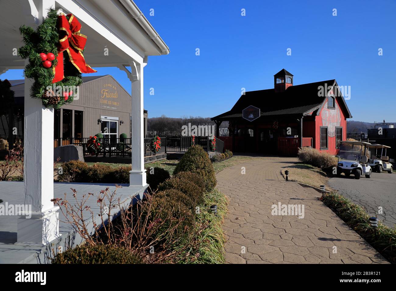 Red barn tasting room of Jim Beam distillery.Clermont.Kentucky.USA ...