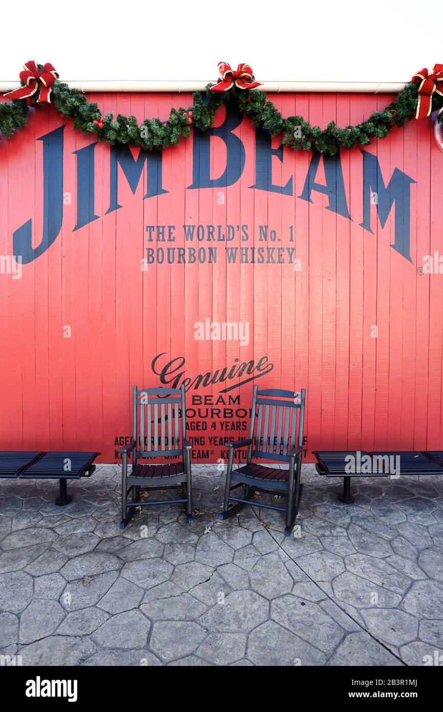 Red barn tasting room of Jim Beam distillery.Clermont.Kentucky.USA ...
