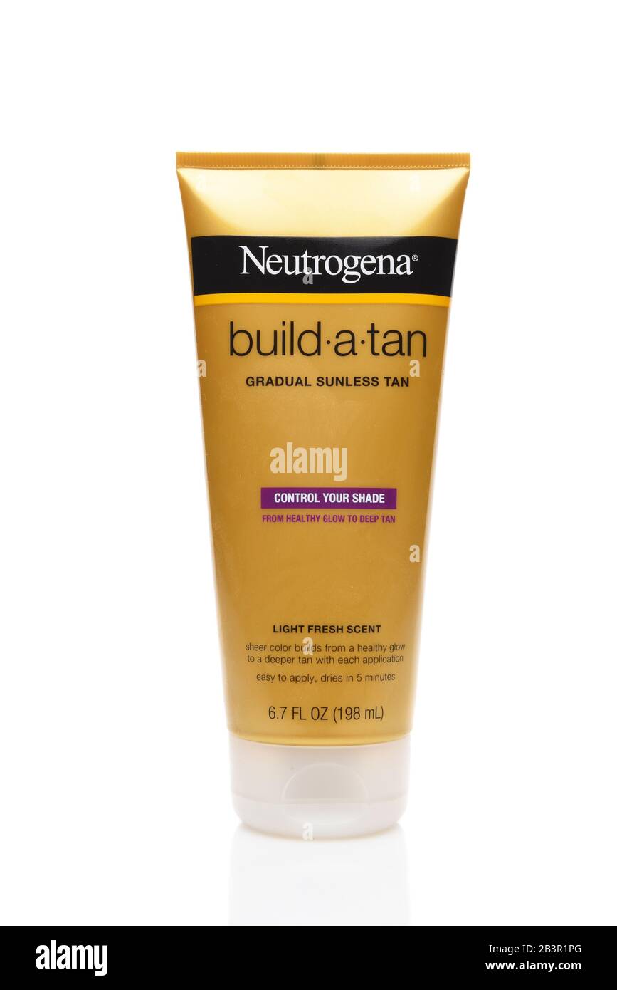 Sunless tan hi-res stock photography and images - Alamy