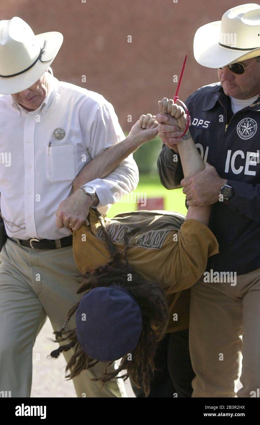 Huntsville, Texas USA, 22 JUNE 2000: Scene outside the Walls Unit of ...